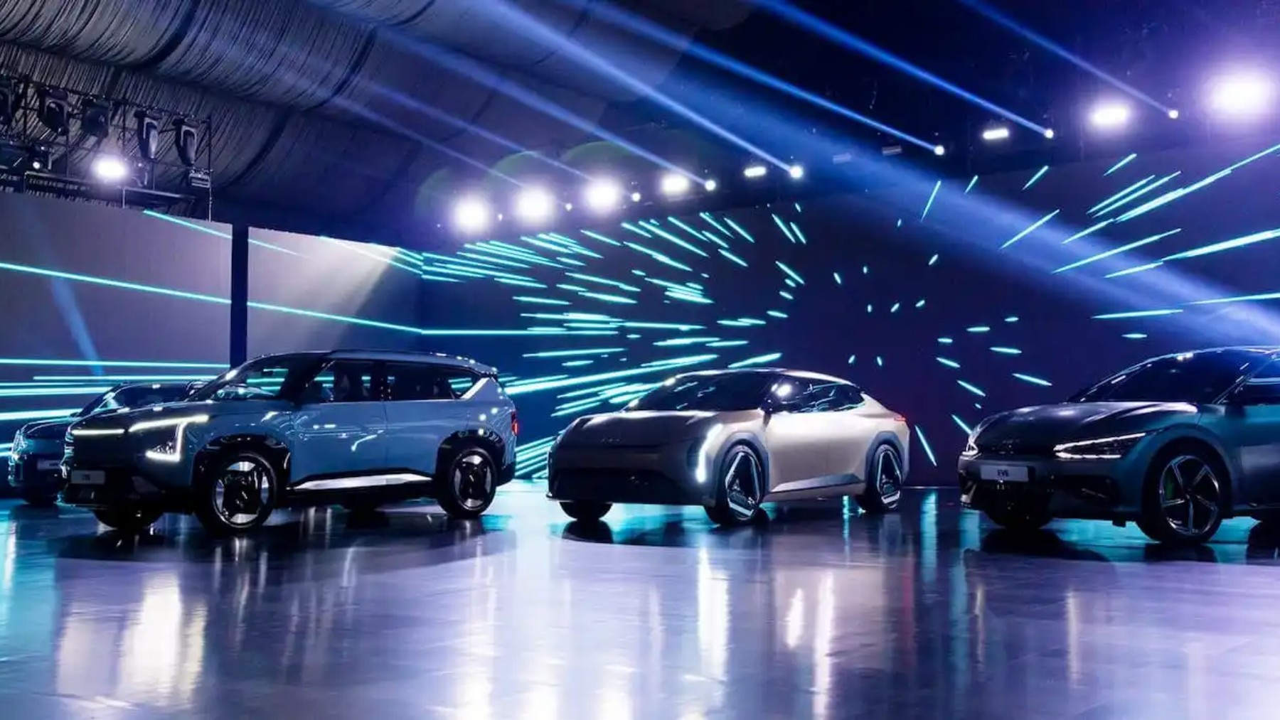 KIA shows smallest EV ever built — It features a "star map" showing ...